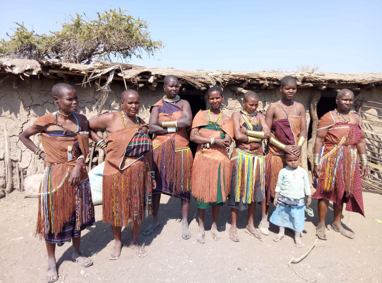 Datonga Tribe, in Northern Tanzania. Photo by Harif Eytan. | African ...
